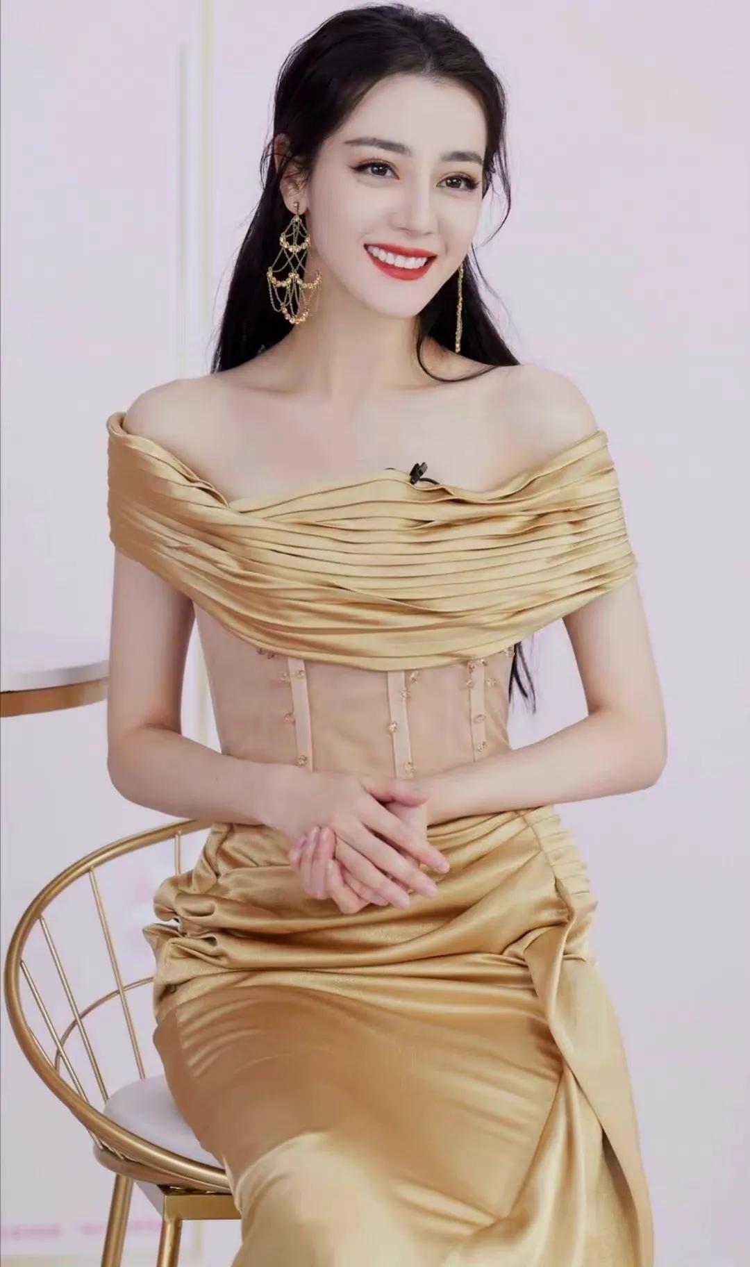 Appreciation of beautiful pictures: Dilireba - iNEWS