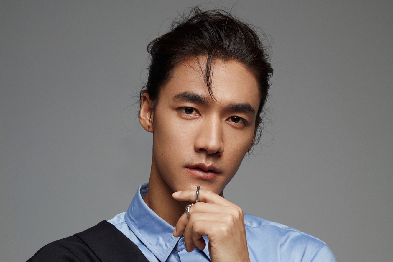 Muscular man, domineering black belly, hormonal temptation, the male ...