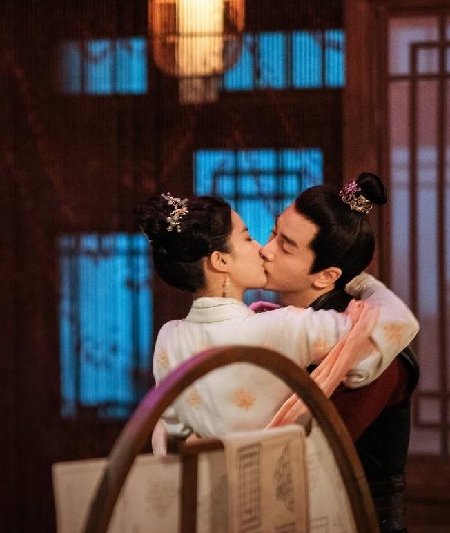 Check out the classic kissing scenes of 2022 costume hit dramas that make people blush and ...