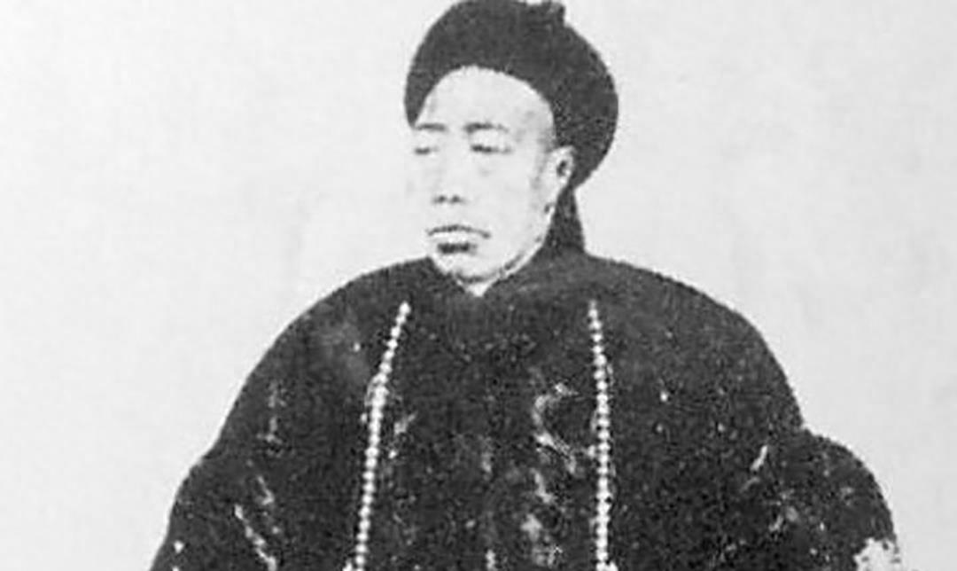 In 1966, Li Lianying's tomb was discovered in Beijing. The body's head ...