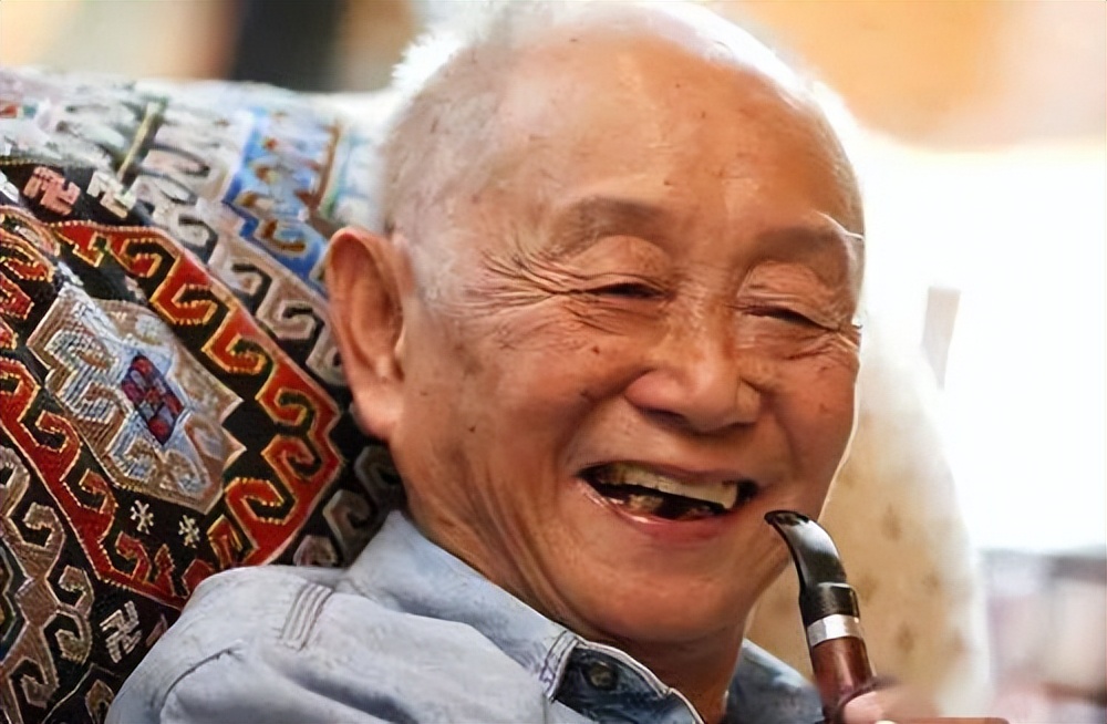 The old naughty boy Huang Yongyu passed away: Fame and fortune count as farts when playing to ...