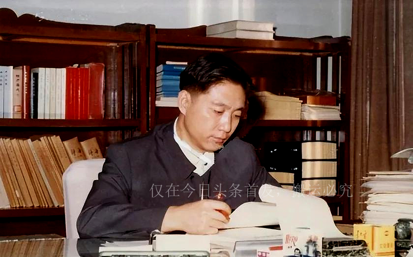 After Wang Hongwen was arrested, his secretary Wang Aiqing wrote a letter denouncing his absurd ...
