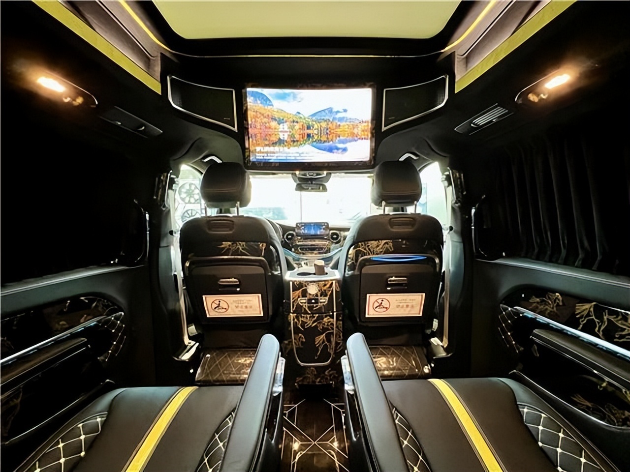The more the better the better!2022 Mercedes-Benz V260L Gold Titian Edition Commercial Vehicle ...