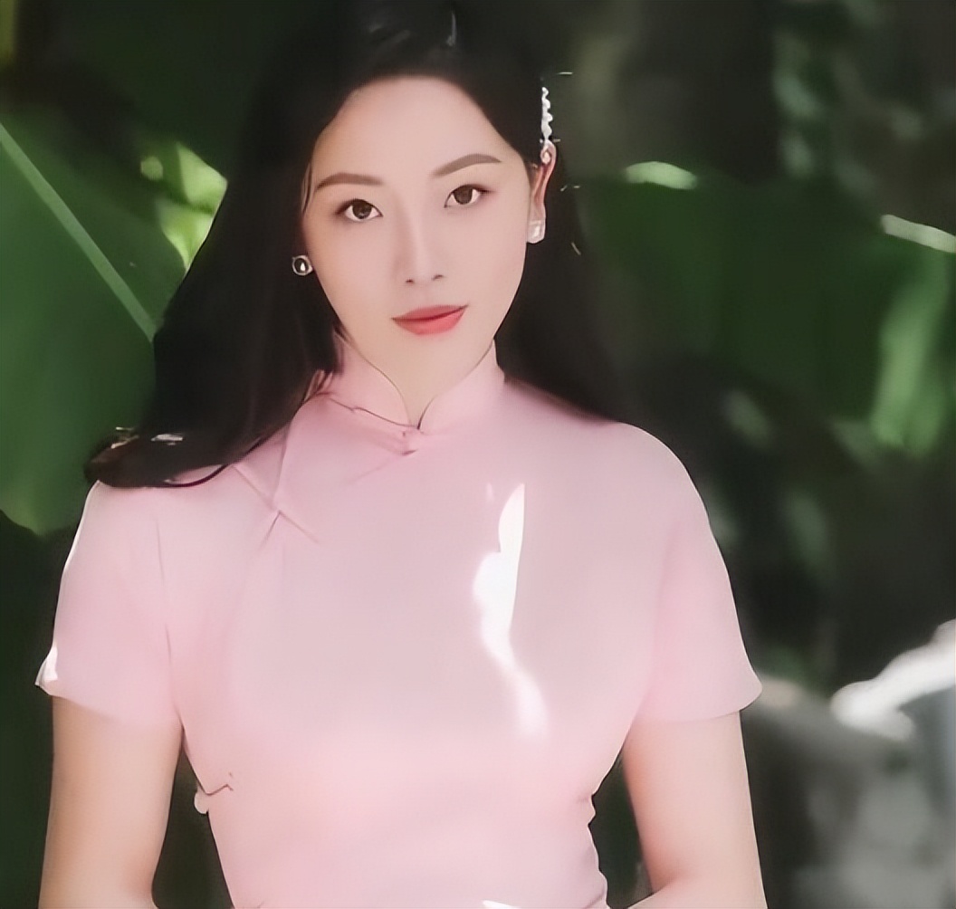 Dong Sijin has changed her style! From passionate and hot to graceful ...