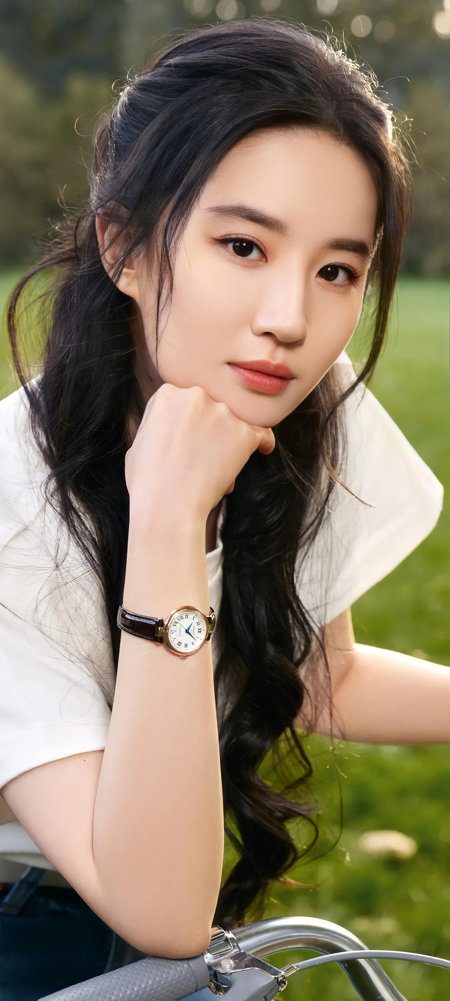 Liu Yifei's picture quality optimized version of beautiful pictures - iNEWS