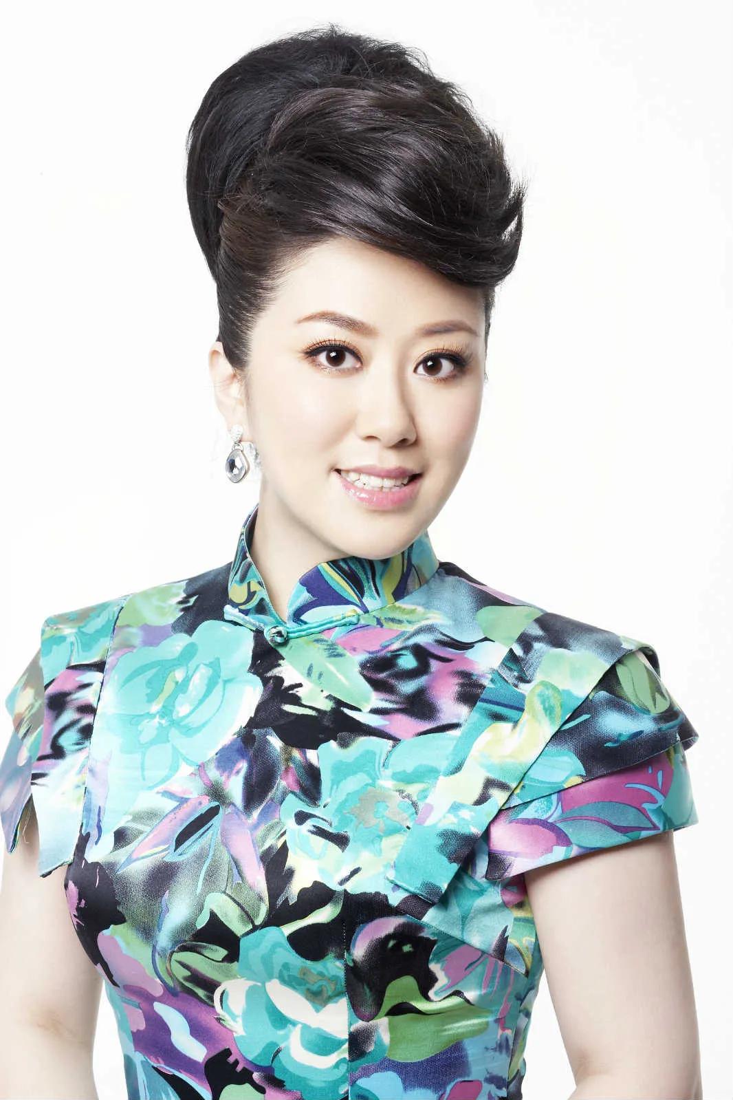 An analysis of the advantages and disadvantages of singer Wu Na's ...