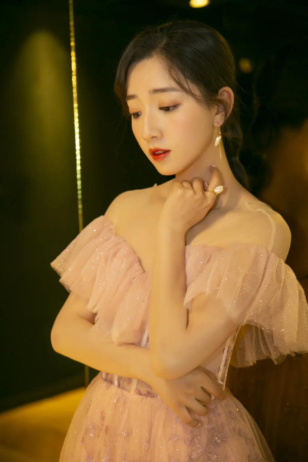 Ma Mengwei's beautiful pictures - iNEWS