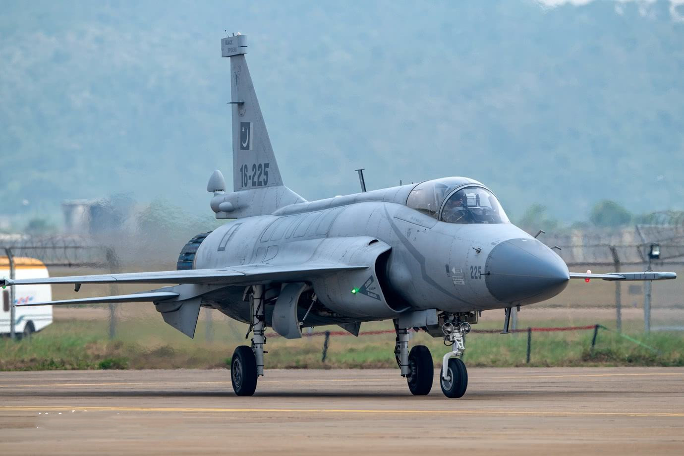 "Xiaolong" and DSI supersonic air intake without boundary layer - iNEWS