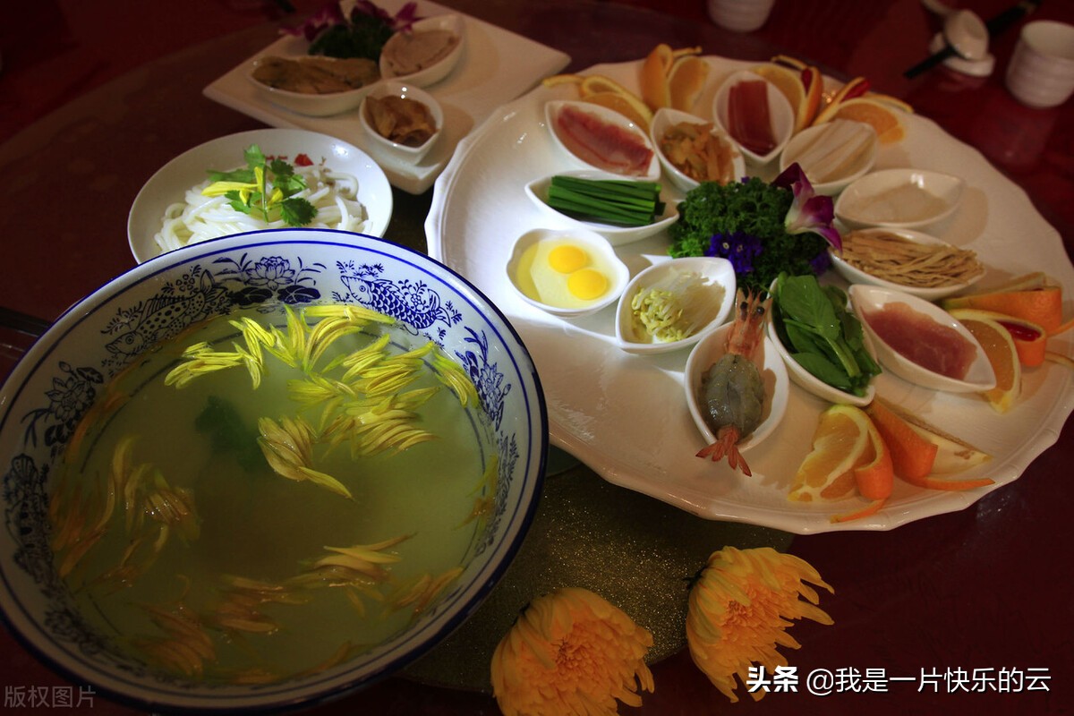 Yunnan specialty snacks, cross-bridge rice noodles that you can never ...