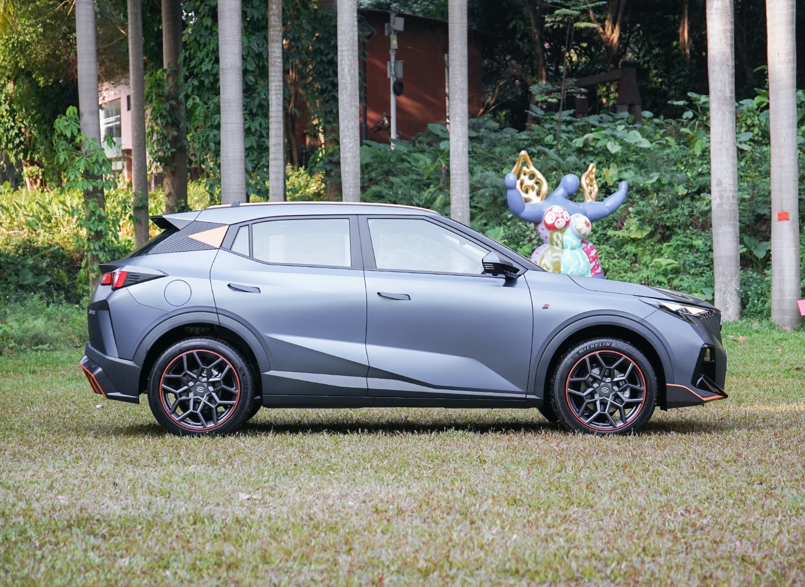 How strong is an SUV with less than 80,000! The sporty appearance is cool and equipped with ...