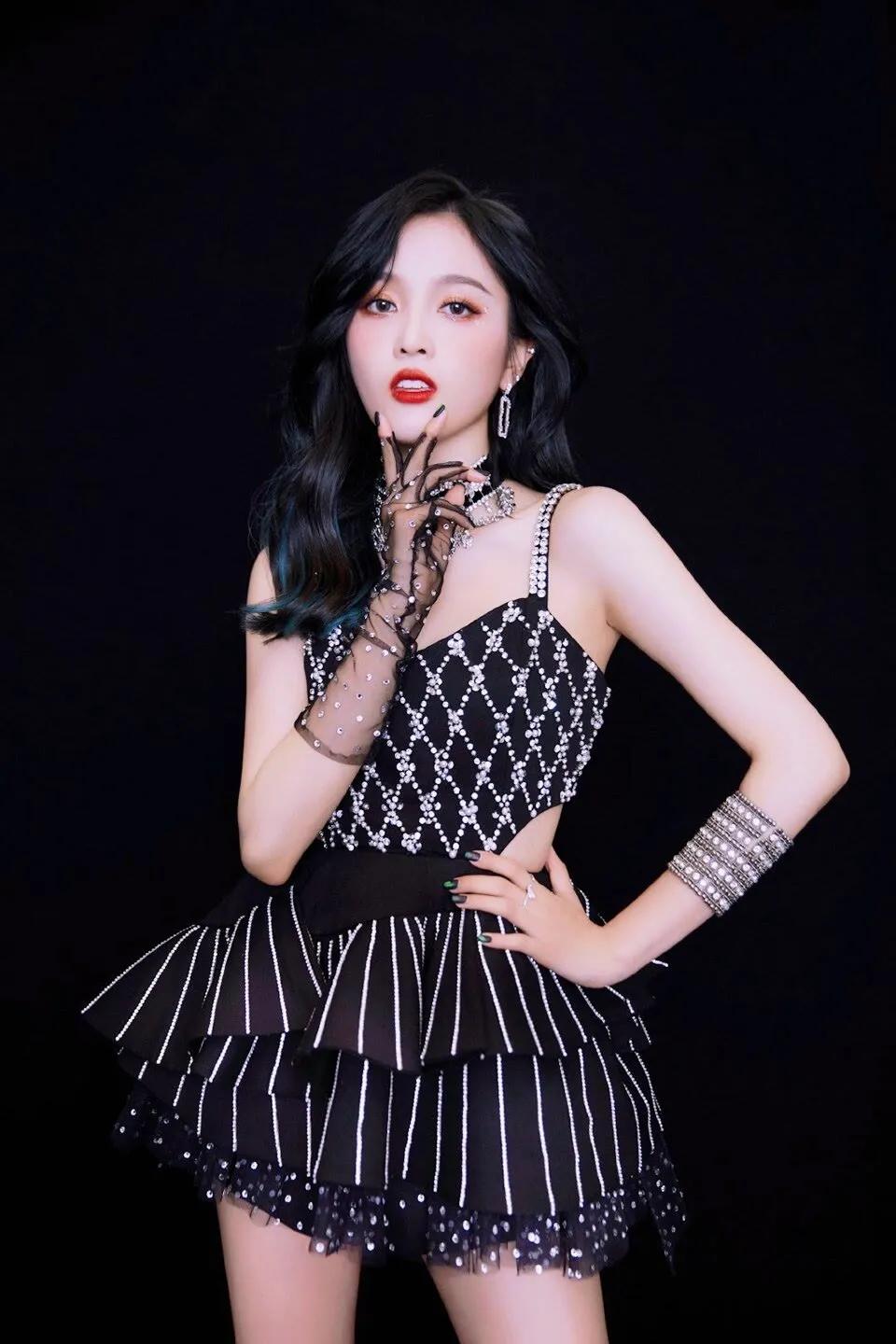 Wu Xuanyi - $ - $ - Meitu 15 - iNEWS