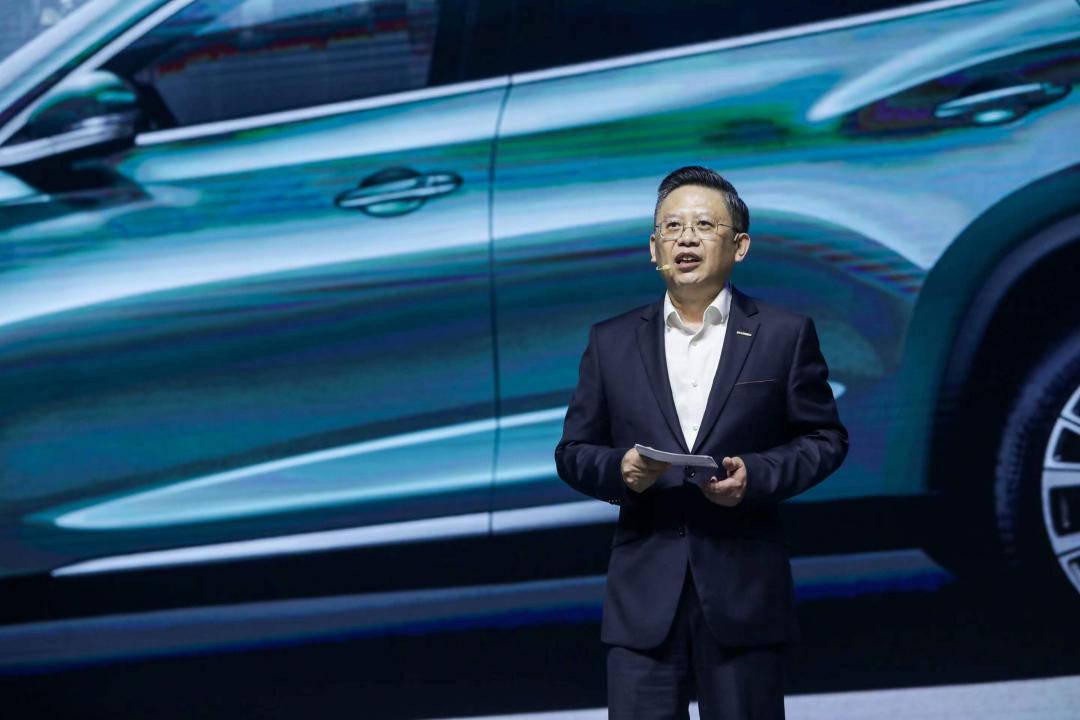 Lingyun on the "spire" - iMedia