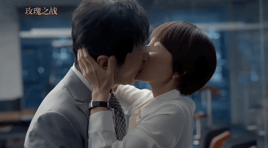 Yuan Quan and Huang Xiaoming kissed on the hot search, I vomited - iMedia