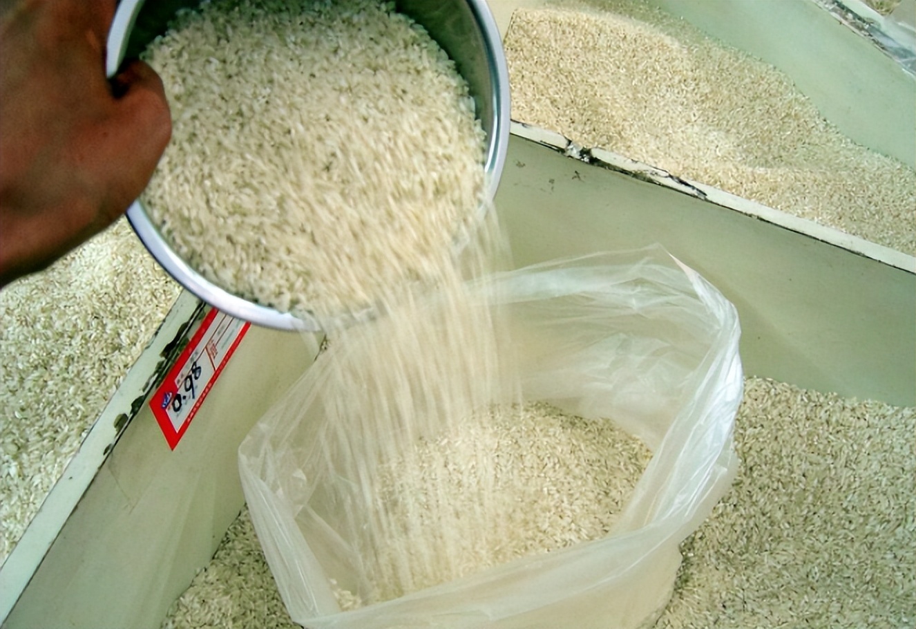 Do you still throw away the water left over from rice washing? Come and ...