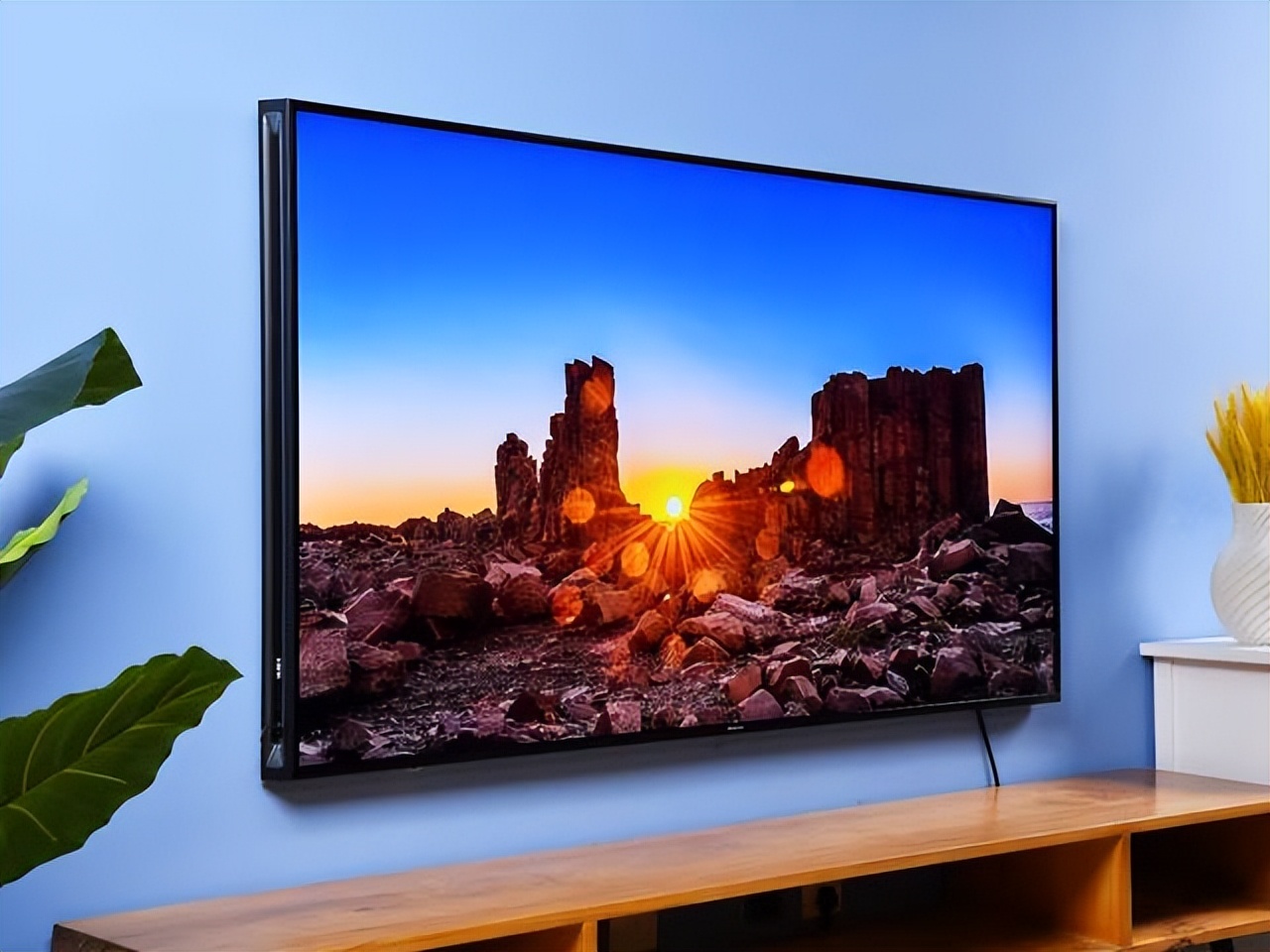 What is the difference between Hisense E8H and Hisense U8H?Which ...