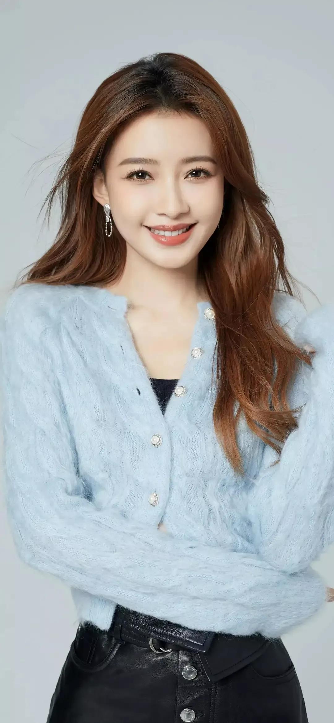 Sexy and charming Sun Yi - iMedia