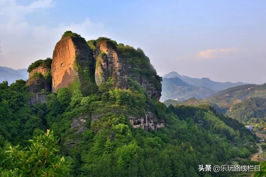 I see how charming the green hills are, only in this green Danxia - iNEWS