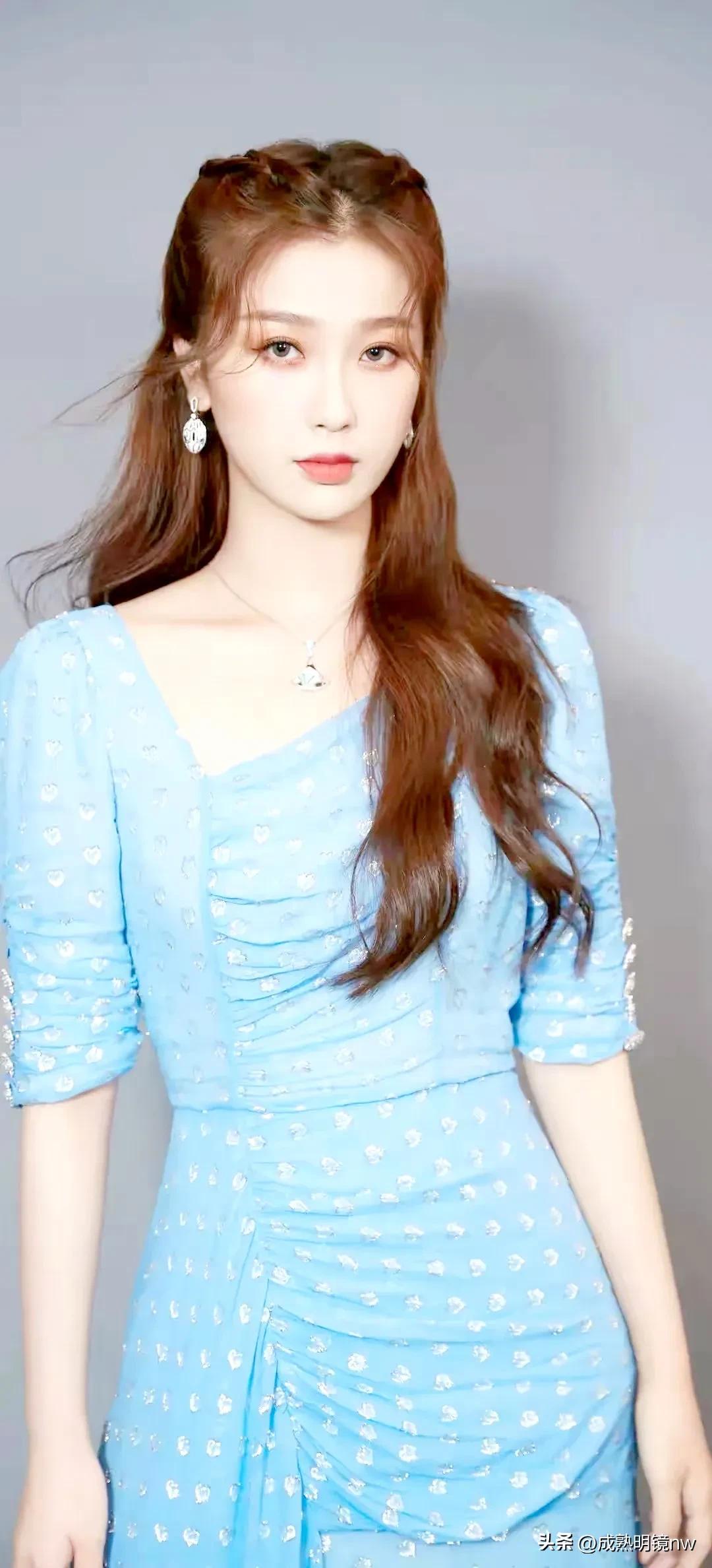 Yu Shuxin, youthful and beautiful, sweet and lovely, gentle and lovely ...