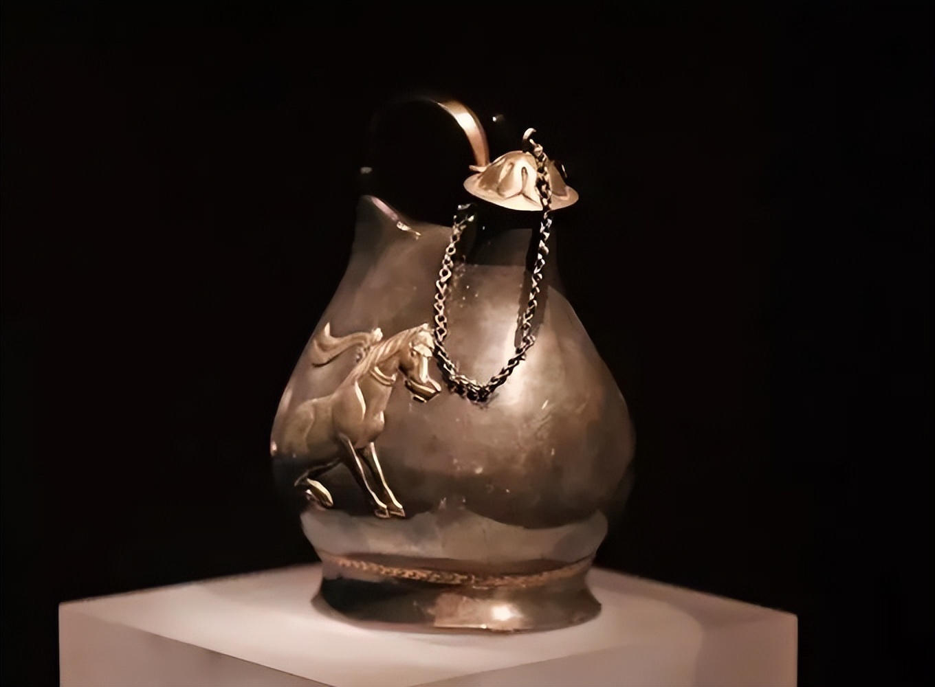 Exploring Chinese Treasures: The Gold-gilding Technology and Luxury and ...