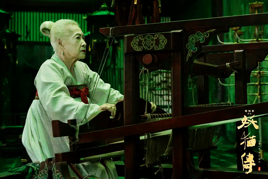 "China Film Report" broadcasts the news of Qin Yi's 100th birthday, a ...