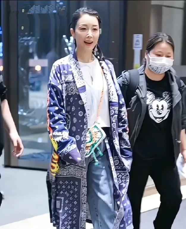 Singer Sun Yue recorded the show, after the beauty, the facial features ...