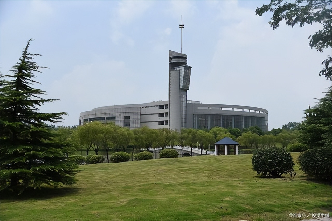 Why does Huawei prefer this university? Why do so many talented ...