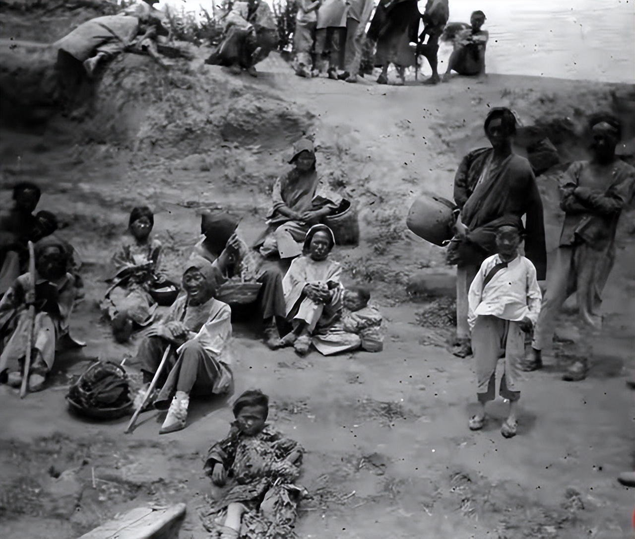 Photos from the late Qing Dynasty: maids of Chuxiu Palace, flower boats ...