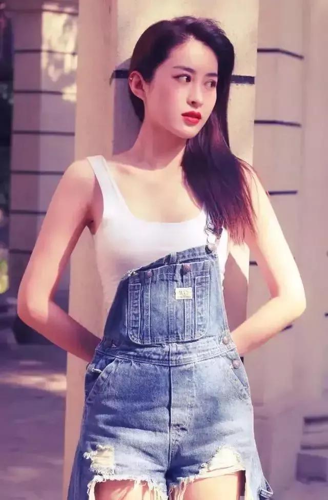 Sexy and charming Wang Ruoxue - iMedia