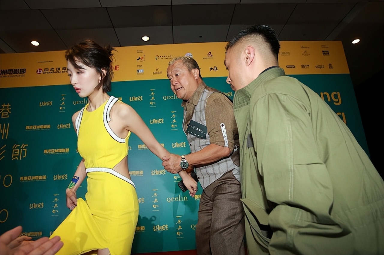 Zeng Zhiwei's sentence "I sneaked past her" revealed the corrupt love ...