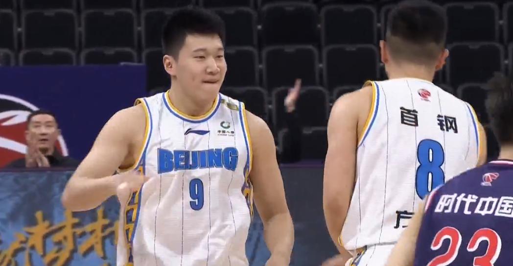 Fang Shuo stretched his legs and almost tripped his opponent and was ...