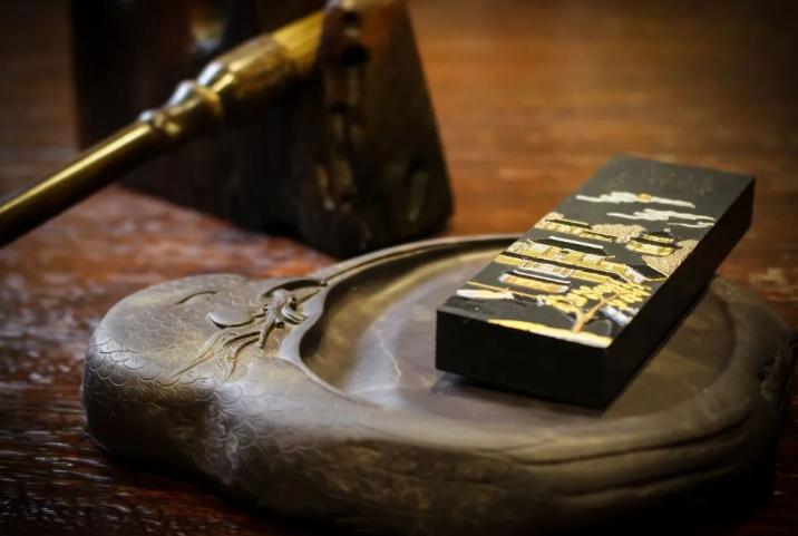 One tael of Hui ink and one tael of gold, the top luxury in the "Four ...