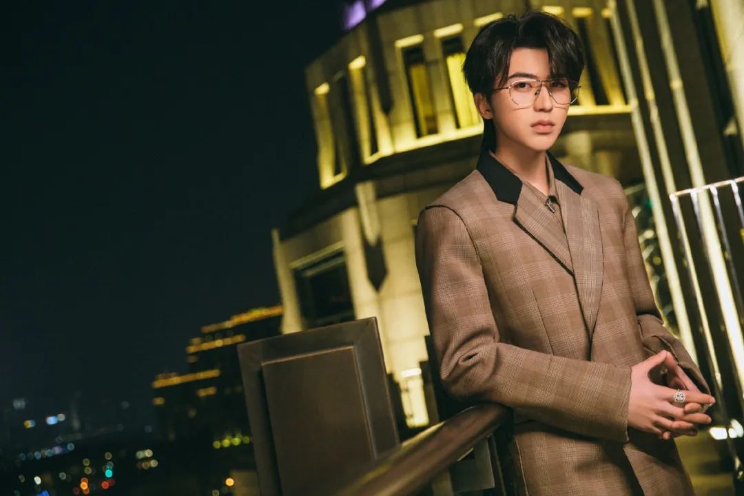 Little Gossip, Yang Zi, Gong Jun, Cai Xukun, Yang Chaoyue - iNEWS