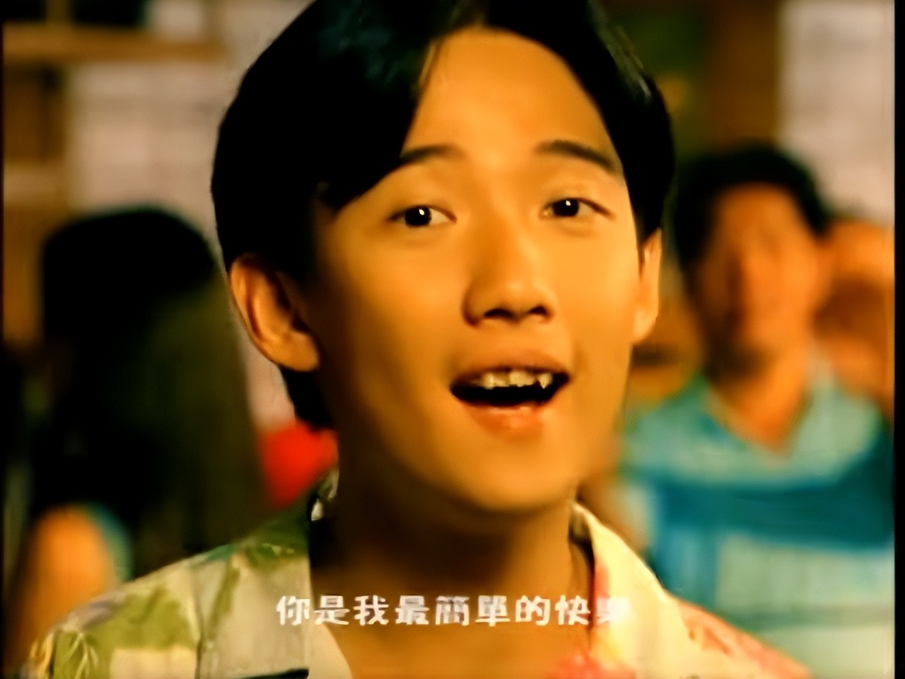 Singer Ah Niu visits Lin Feng! He pursed his lips in the group photo ...