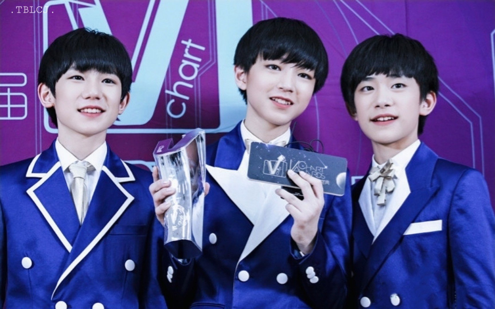 The three little ones are just TFBOYS!Wang Junkai, Wang Yuan, Yishang Qianxi are the best three ...
