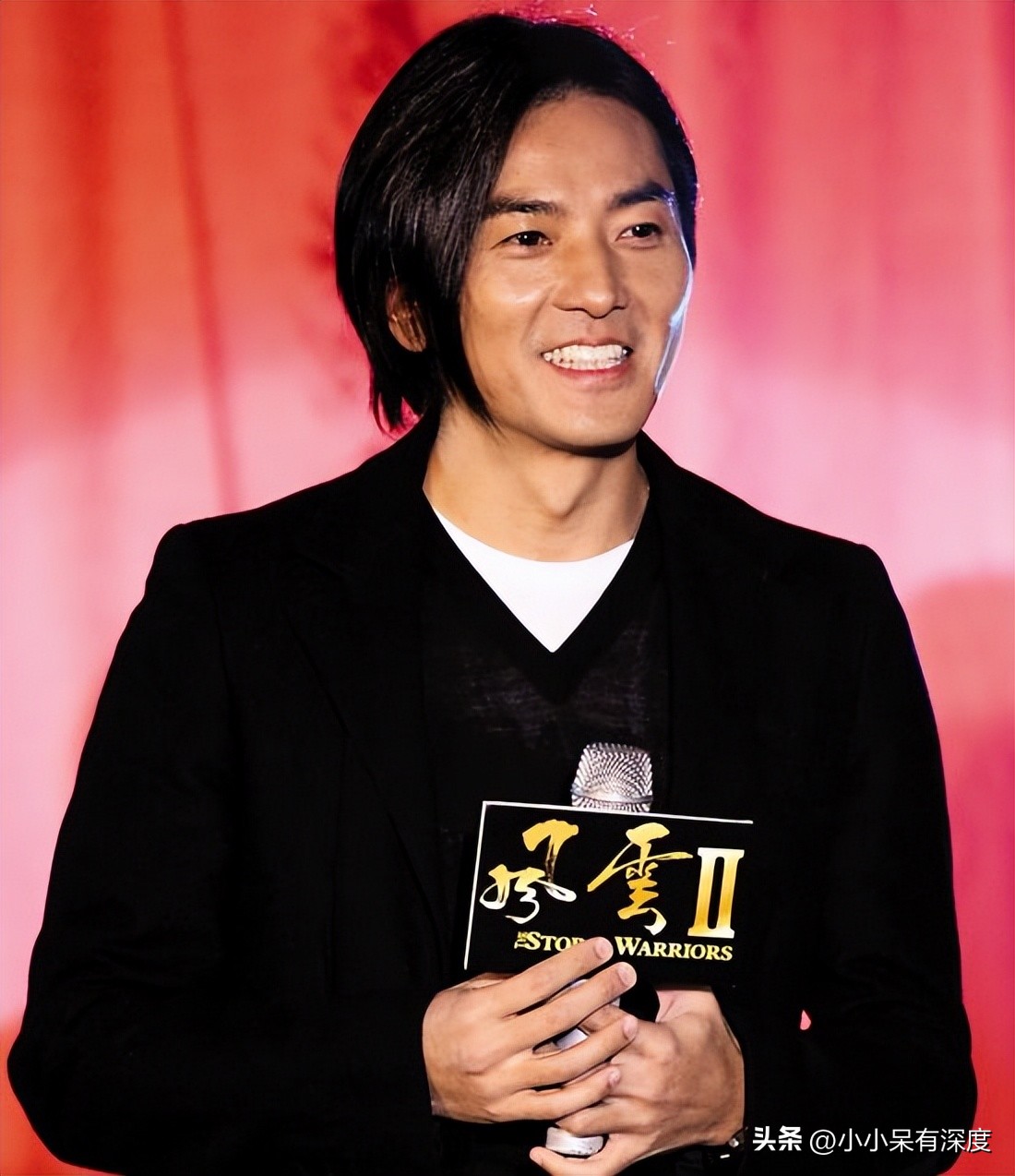 Ekin Cheng's wife appeared without makeup and fell into his arms with a ...