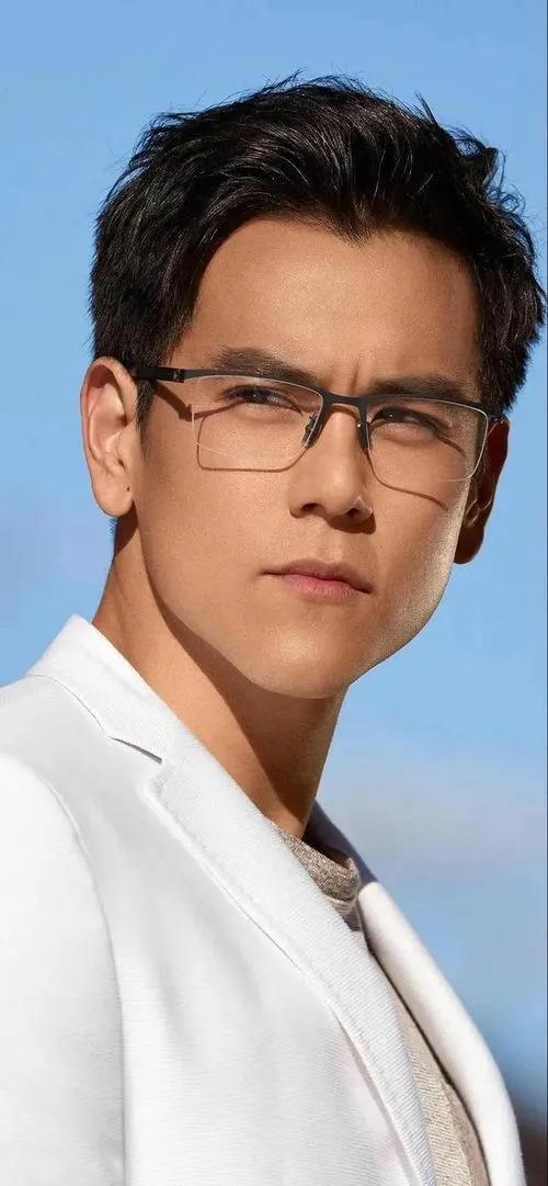 Peng Yuyan, a handsome man, self-disciplined, and sometimes mischievous ...