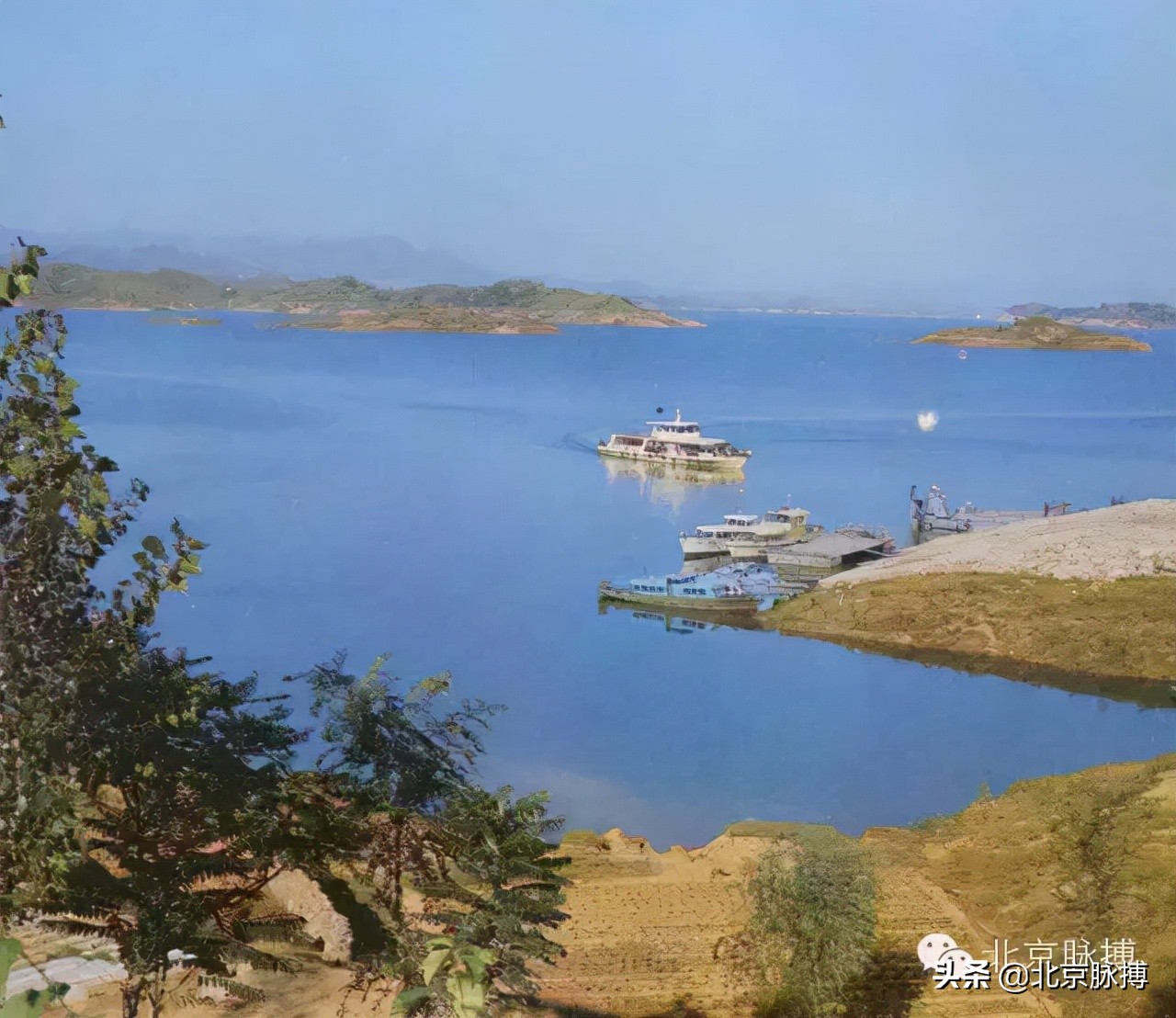 Painting Says Beijing - iNEWS