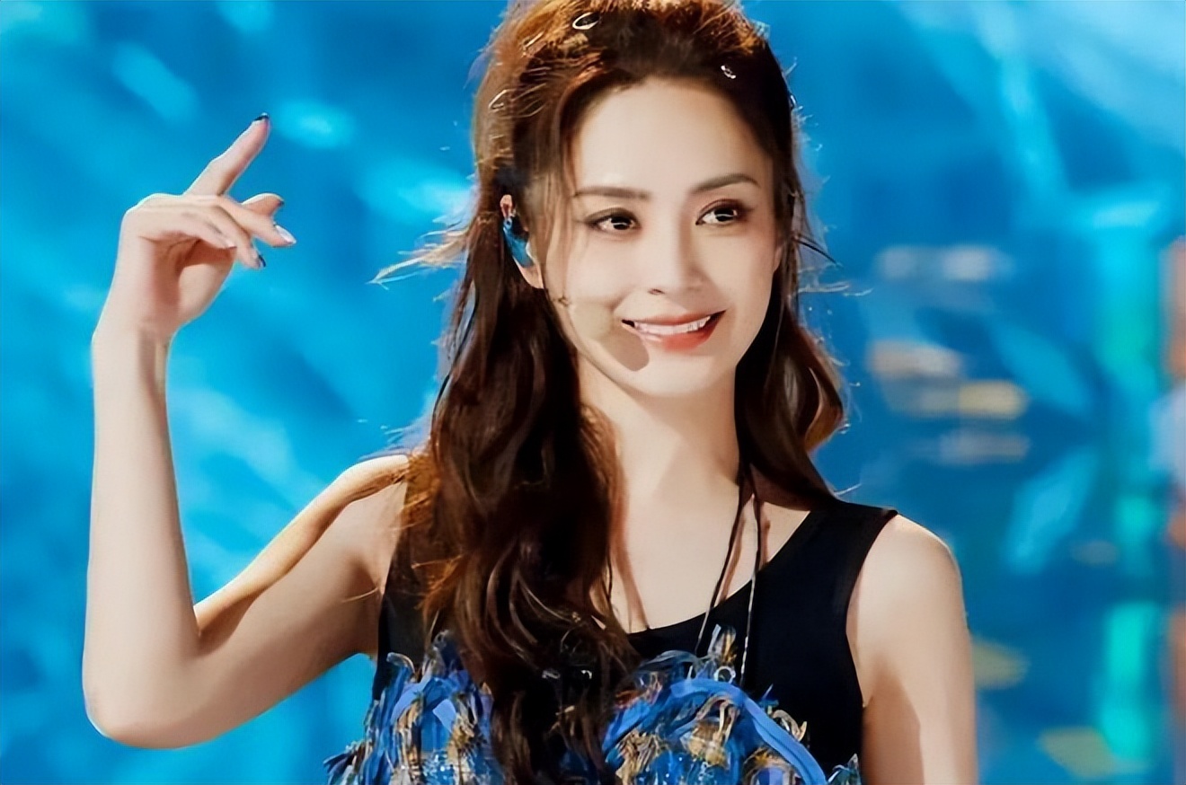 Gillian's birth picture is so beautiful, her face is still intact at ...