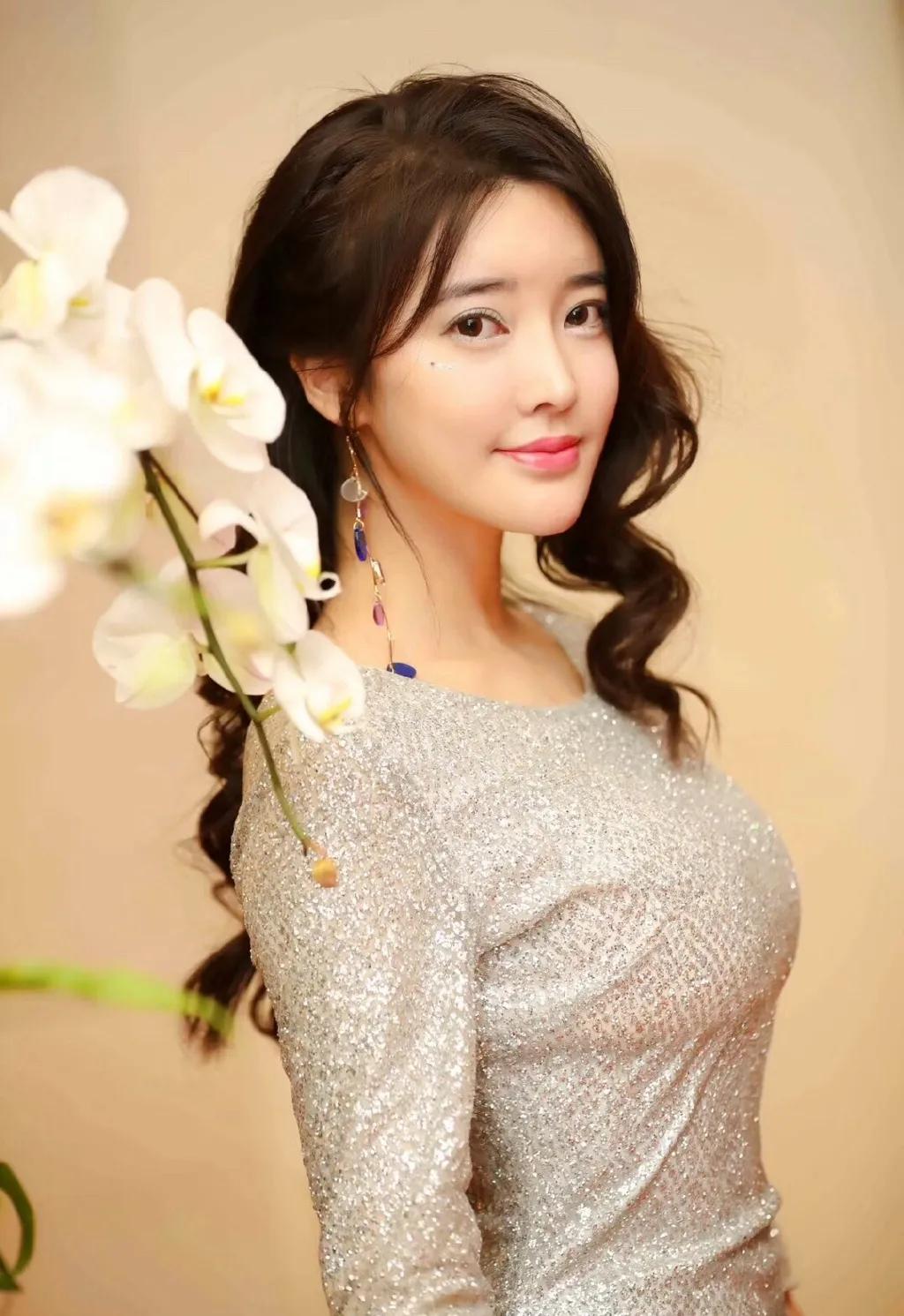 Mingyang Entertainment - Beauty Star - Zhang Xuan - iNEWS