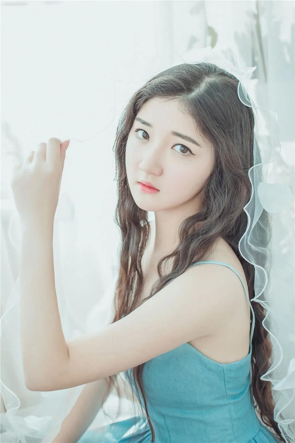 The female stars born in 1999 are beautiful in their own ways. Who do ...