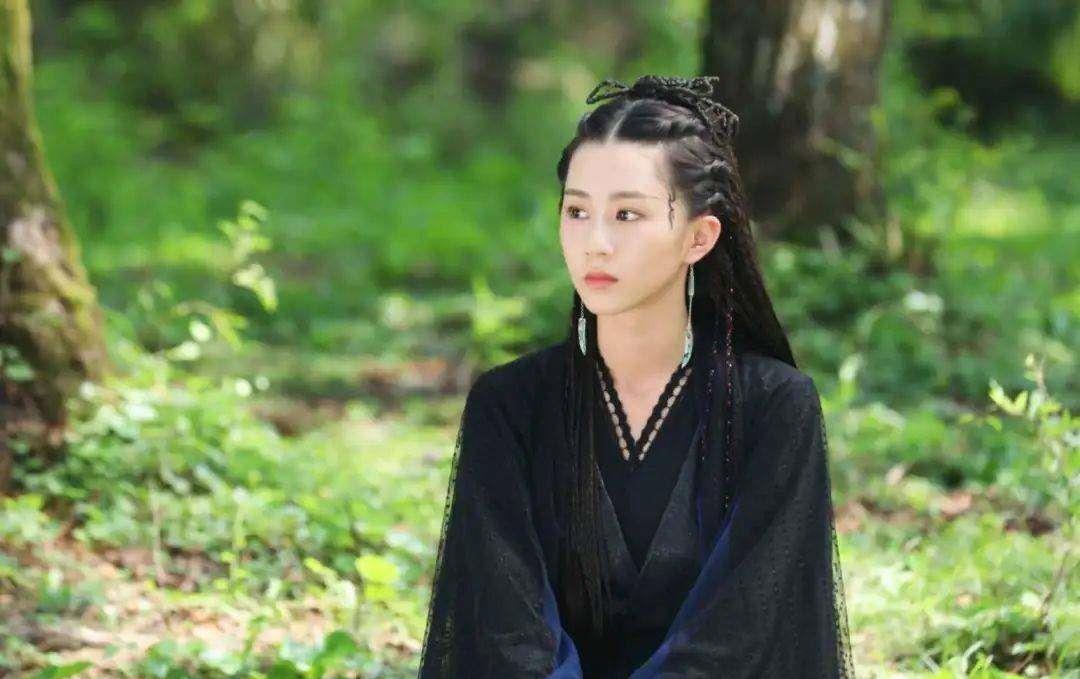 "The Deer and the Cauldron" Warren Akko: Wei Xiaobao is the only ...