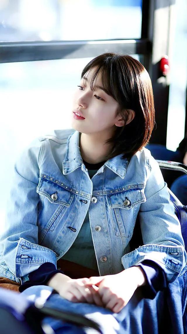 Korean female singer, actor, host - Suzy Bae - iMedia