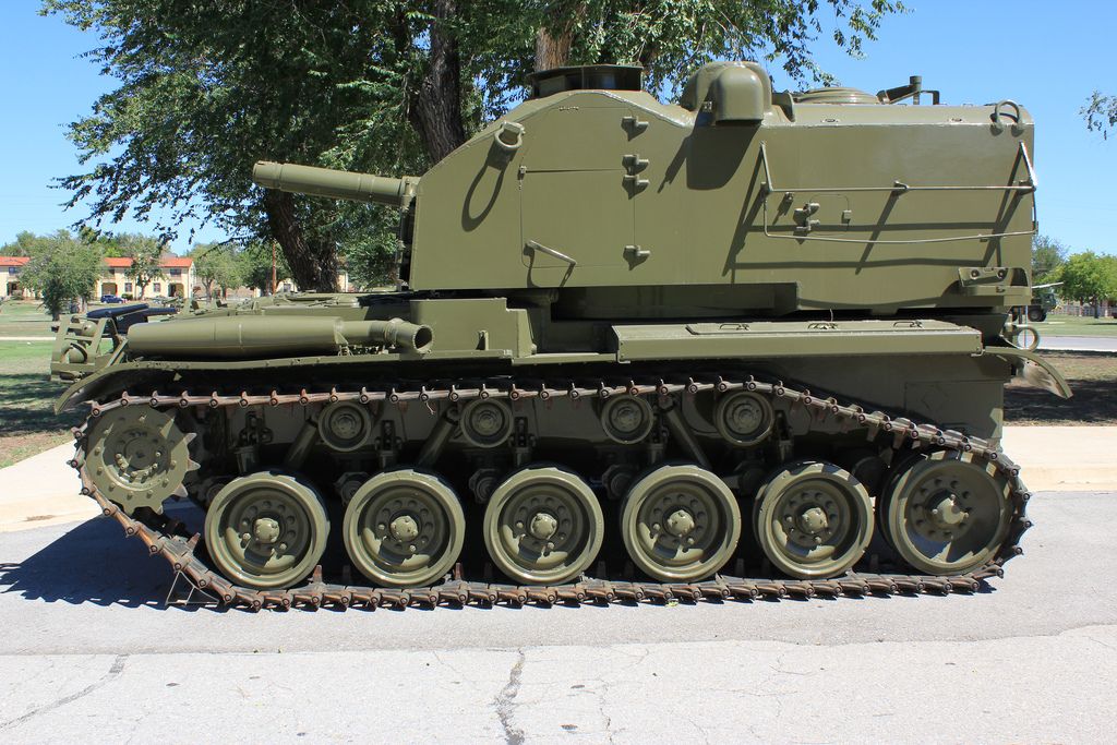 American M52 self-propelled artillery - iMedia
