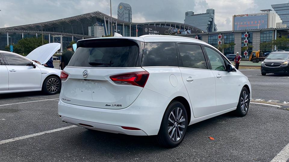 Buick GL6: If no one buys it, it will drop 40,000. Anyway, it just doesn't change the four ...