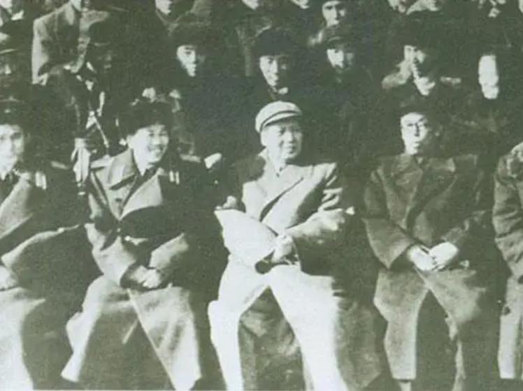 In 1977, Deng Xiaoping ordered Deng Hua to come out of the mountain ...