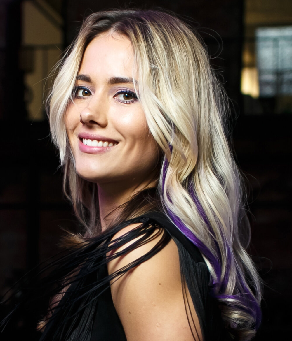 modern russian actress with very pleasing appearance - iNEWS