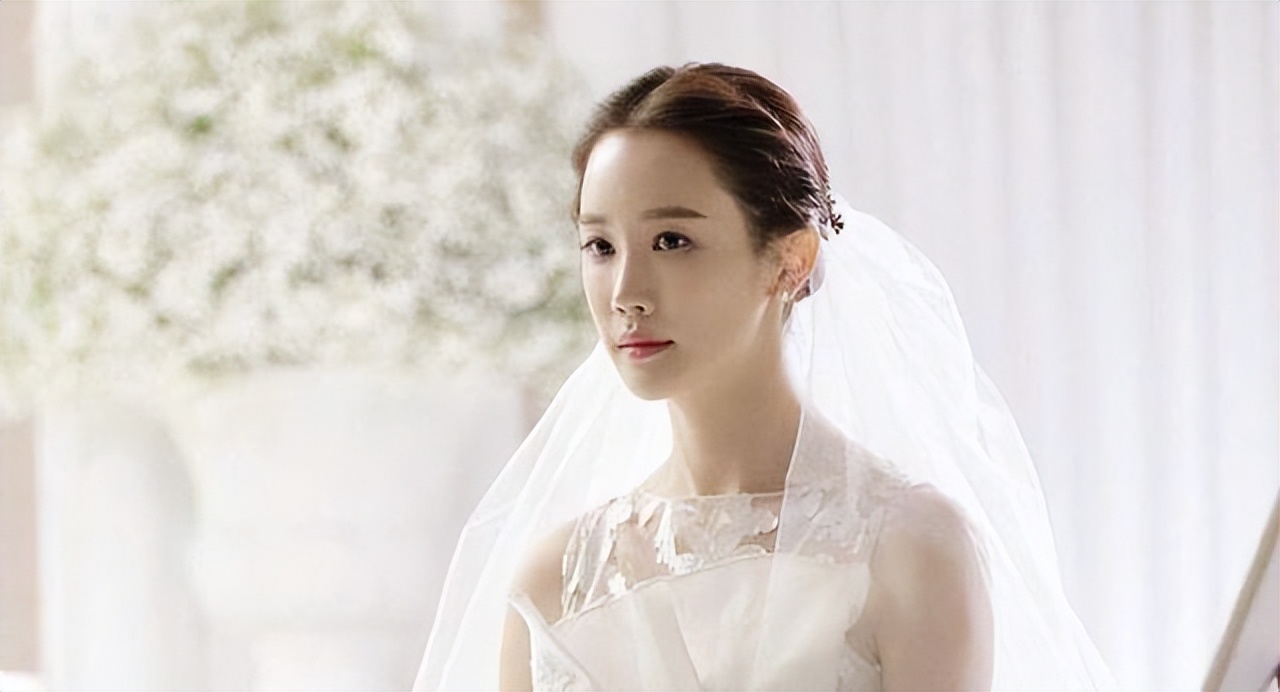 It took 10 years of plastic surgery to get a net red face? "Face ...