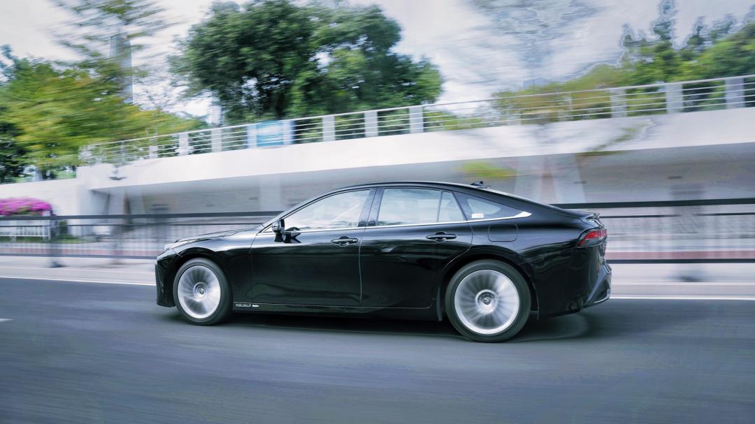 LS is the same platform, it can be called the most comfortable Toyota ...