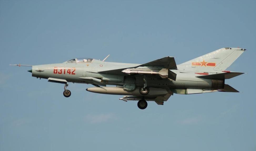 Improve the development process of the new fighter J-7E - iNEWS