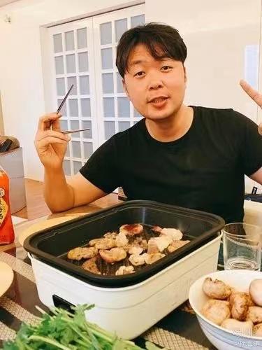 Du Haitao succeeded in losing weight. He took a photo with his fans and ...